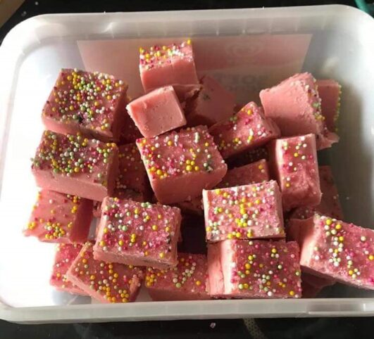 Slow Cooker Raspberry Fudge - Slow Cooker Tip